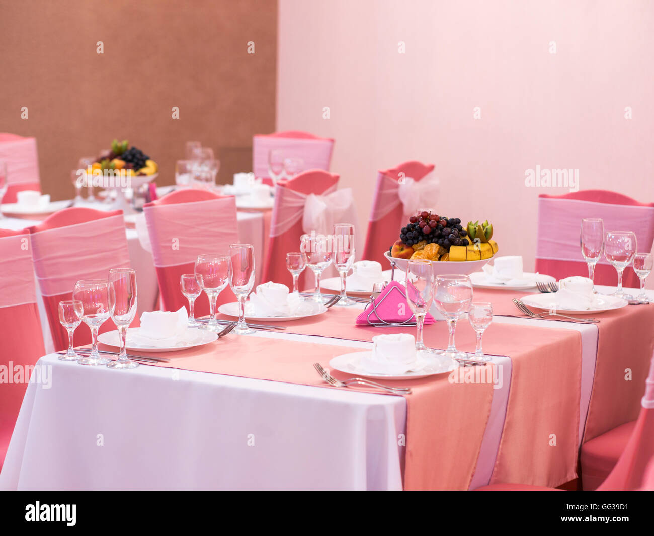 Dinner table detail rose wine hi-res stock photography and images - Alamy