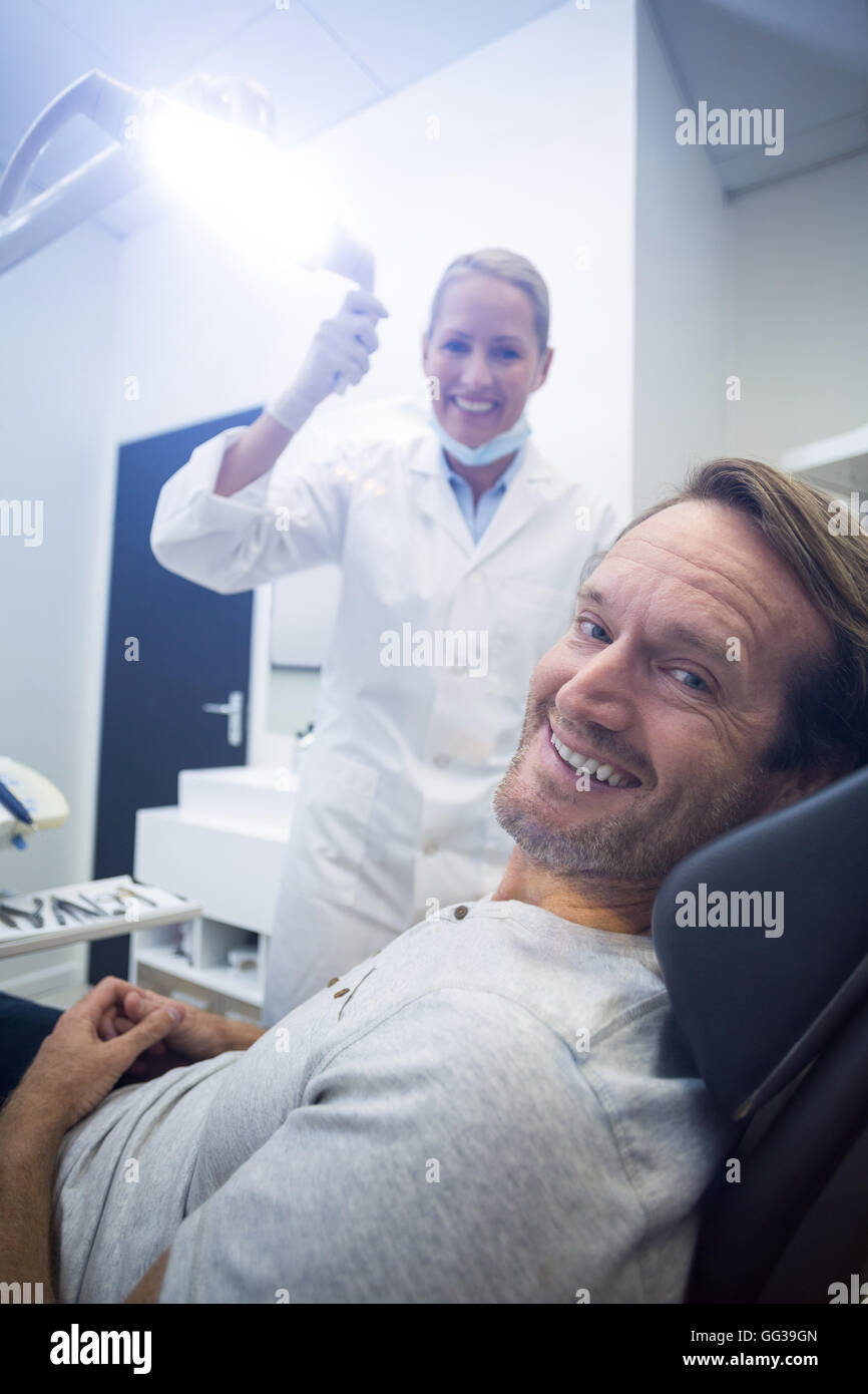 Smiling patient surgery hi-res stock photography and images - Alamy