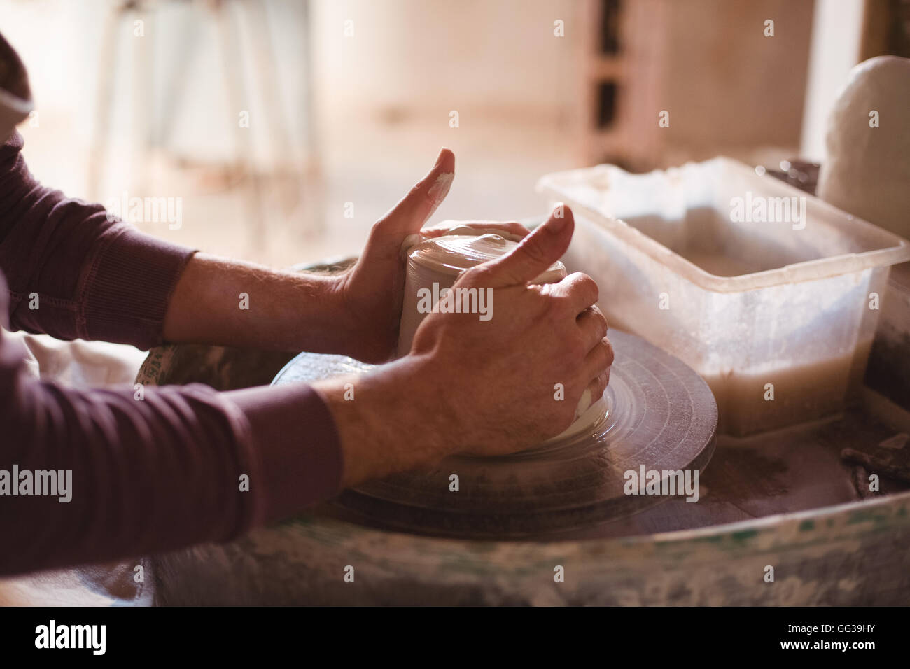 Potter clay water hi-res stock photography and images - Alamy