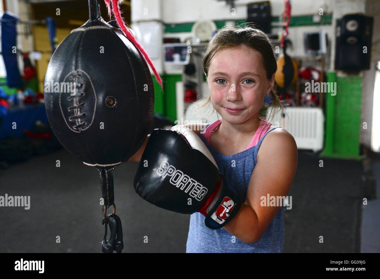 Young girl boxing hi-res stock photography and images - Alamy