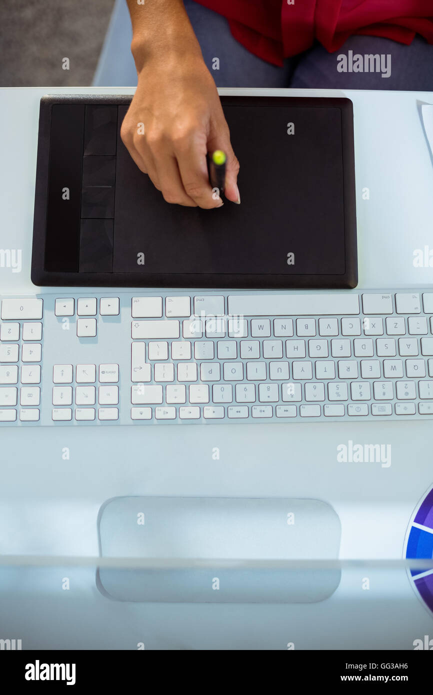 Female hand using graphics hi-res stock photography and images - Alamy