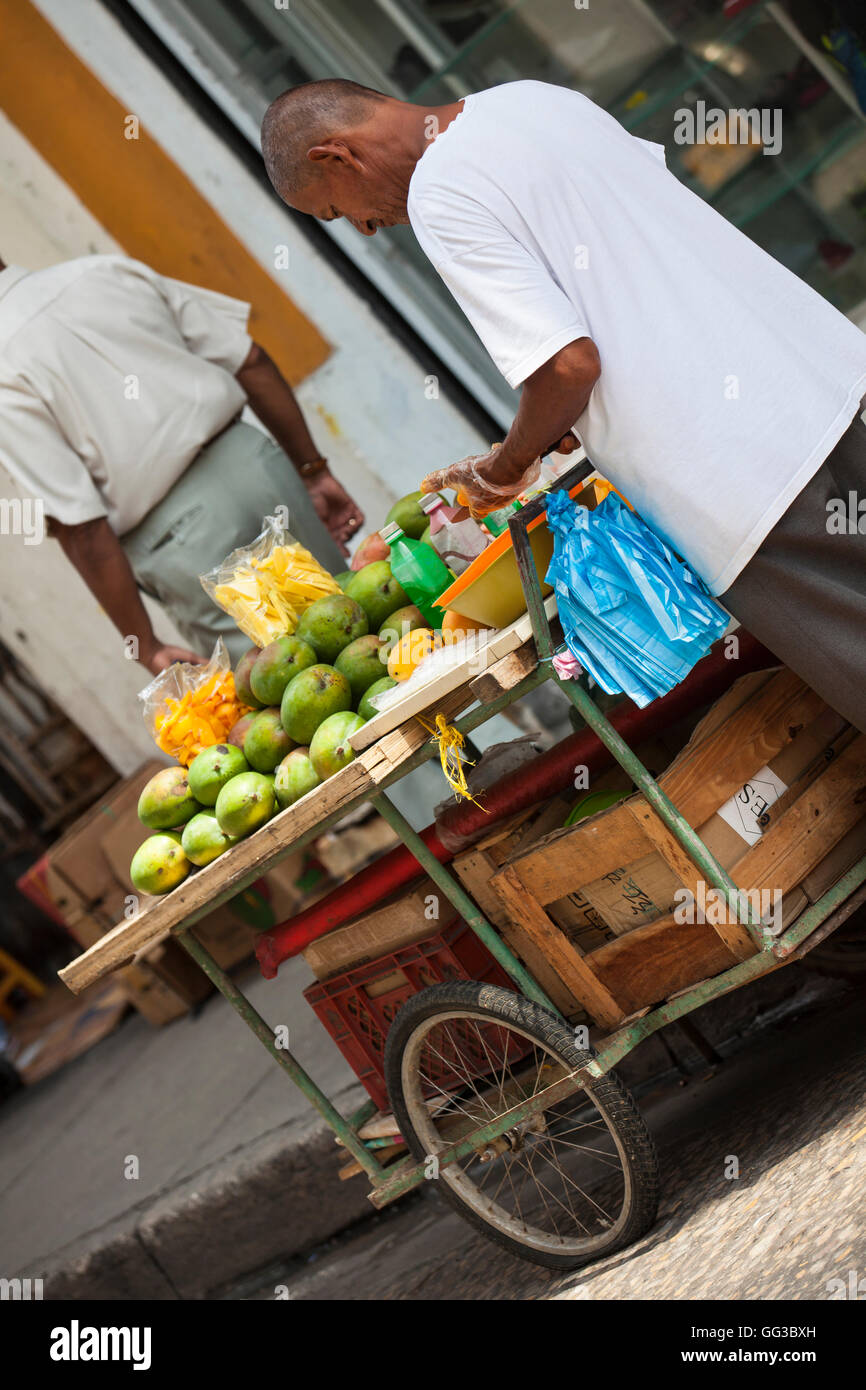 Mango street vendor in cartagena hi-res stock photography and images ...