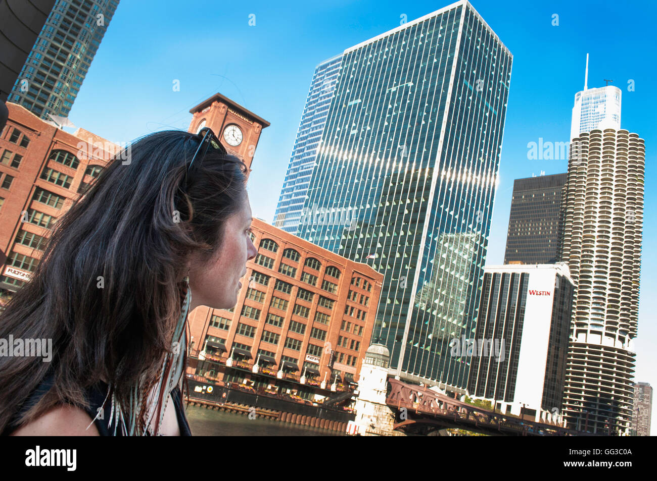 A woman hanging out in downtown Chicago Stock Photo - Alamy