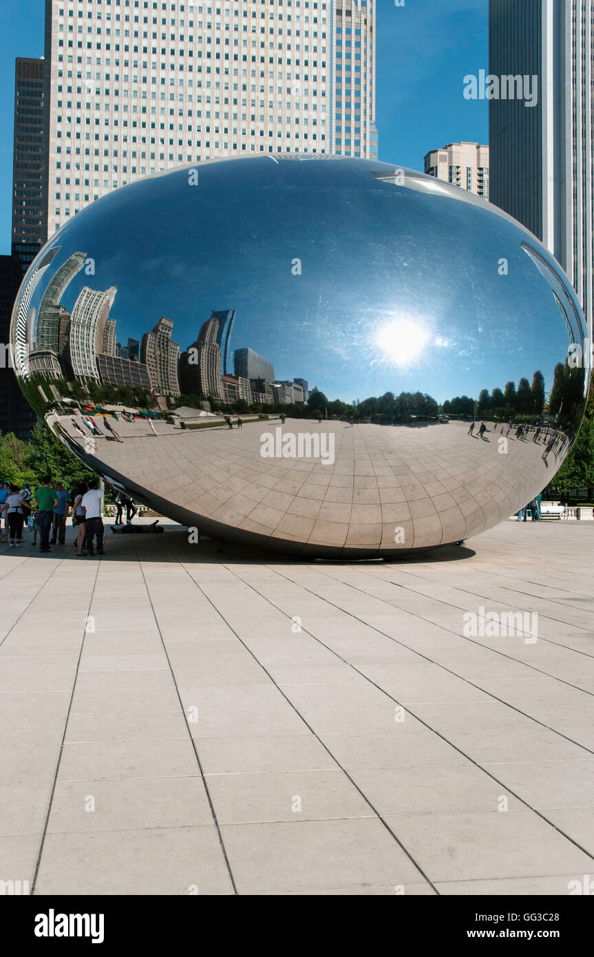 Chicago millenium park art hi-res stock photography and images - Alamy