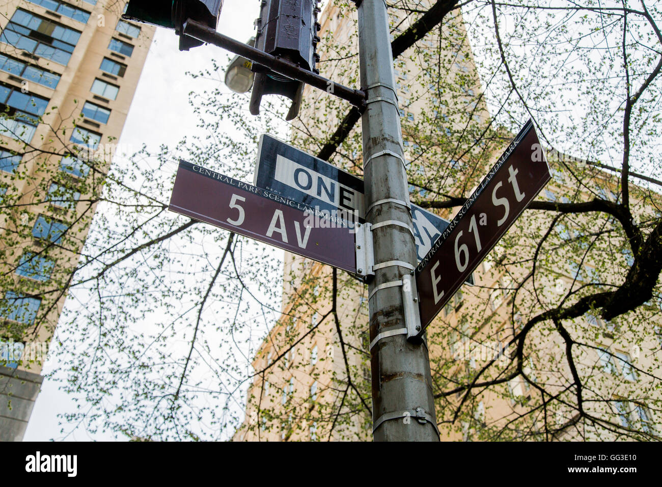 New york street signs hi-res stock photography and images - Alamy