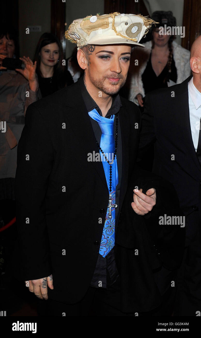 Boy george grammy hi-res stock photography and images - Alamy