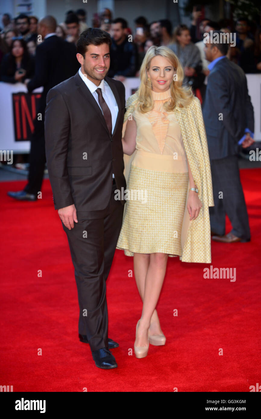 celebritys on the red carpet Stock Photo - Alamy