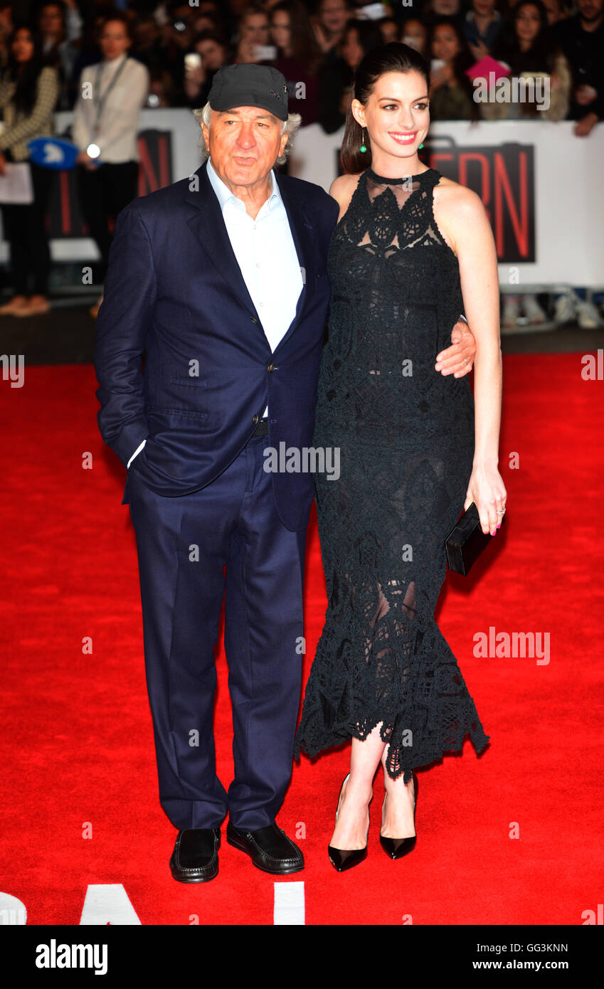 celebritys on the red carpet Stock Photo - Alamy