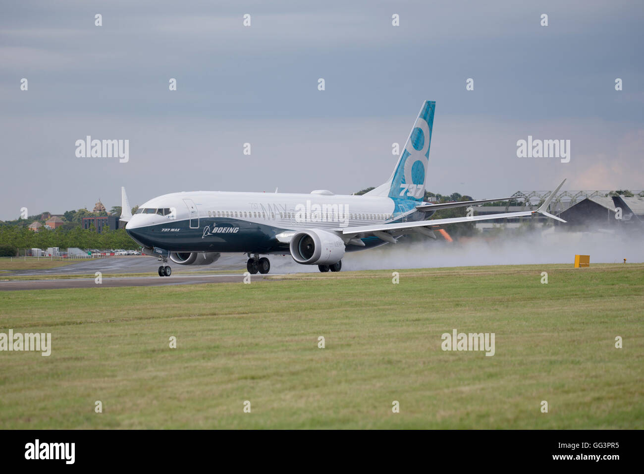 737 max hi-res stock photography and images - Alamy