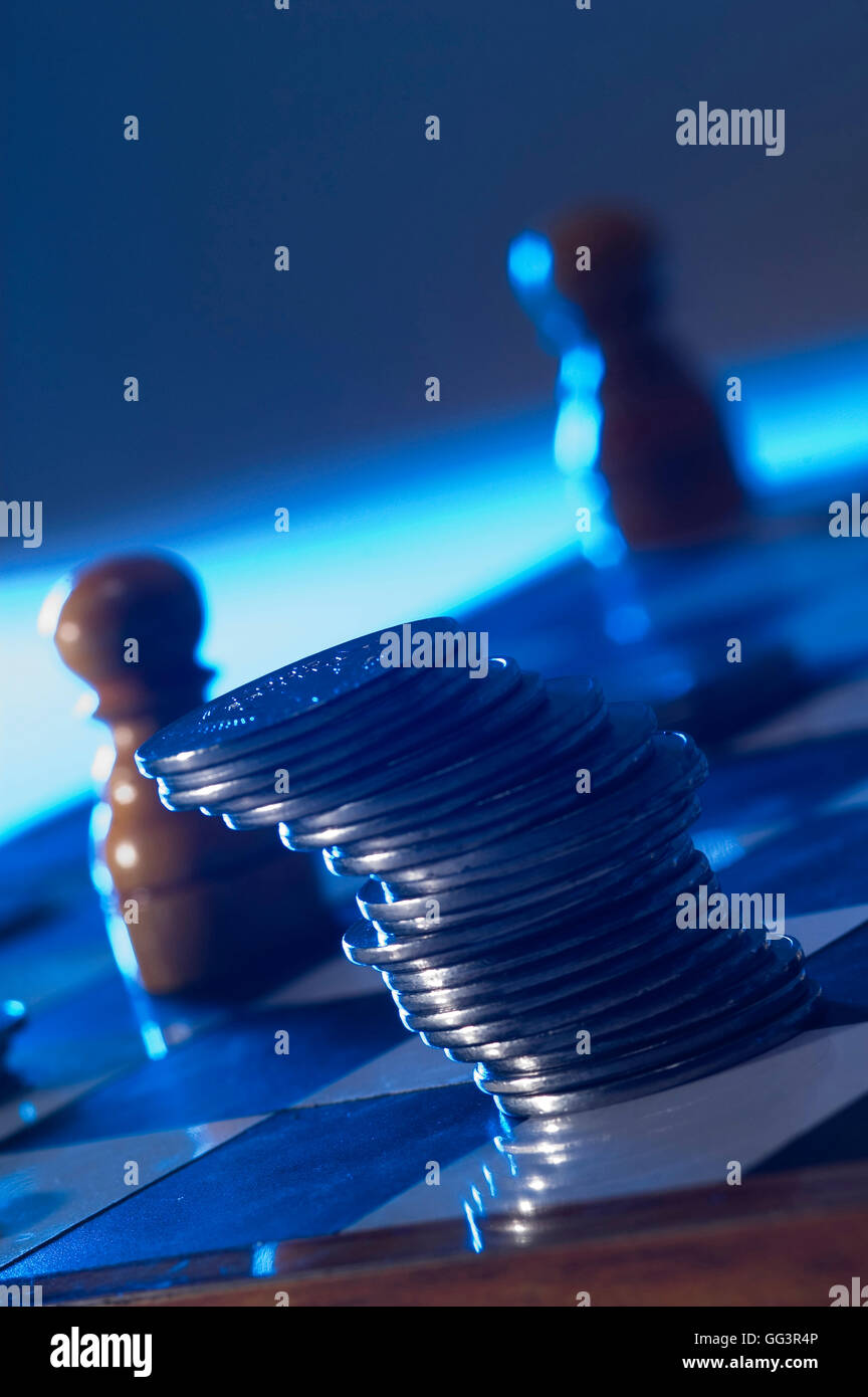 Money on chess board hi-res stock photography and images - Alamy