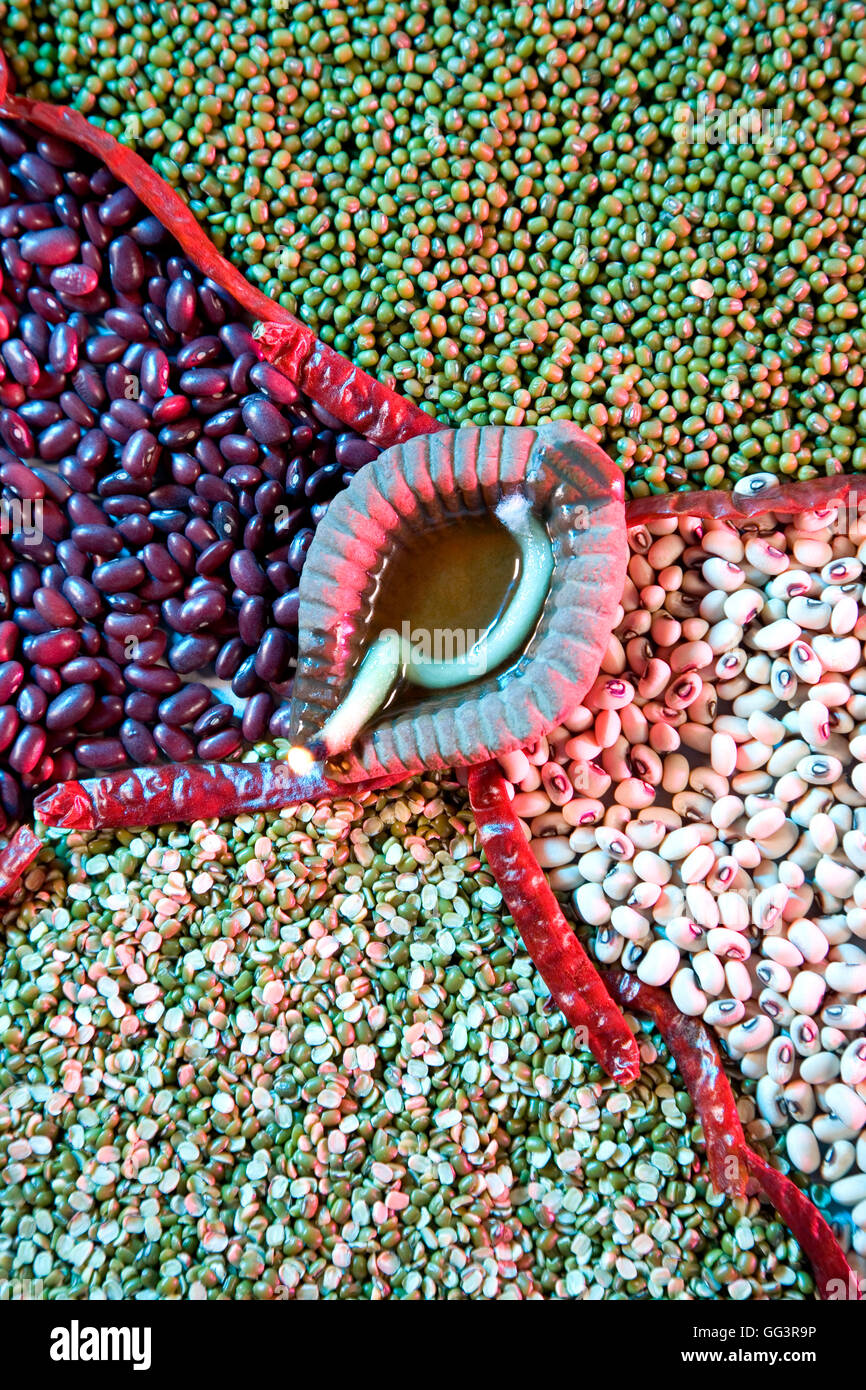 Indian pulses hi-res stock photography and images - Alamy