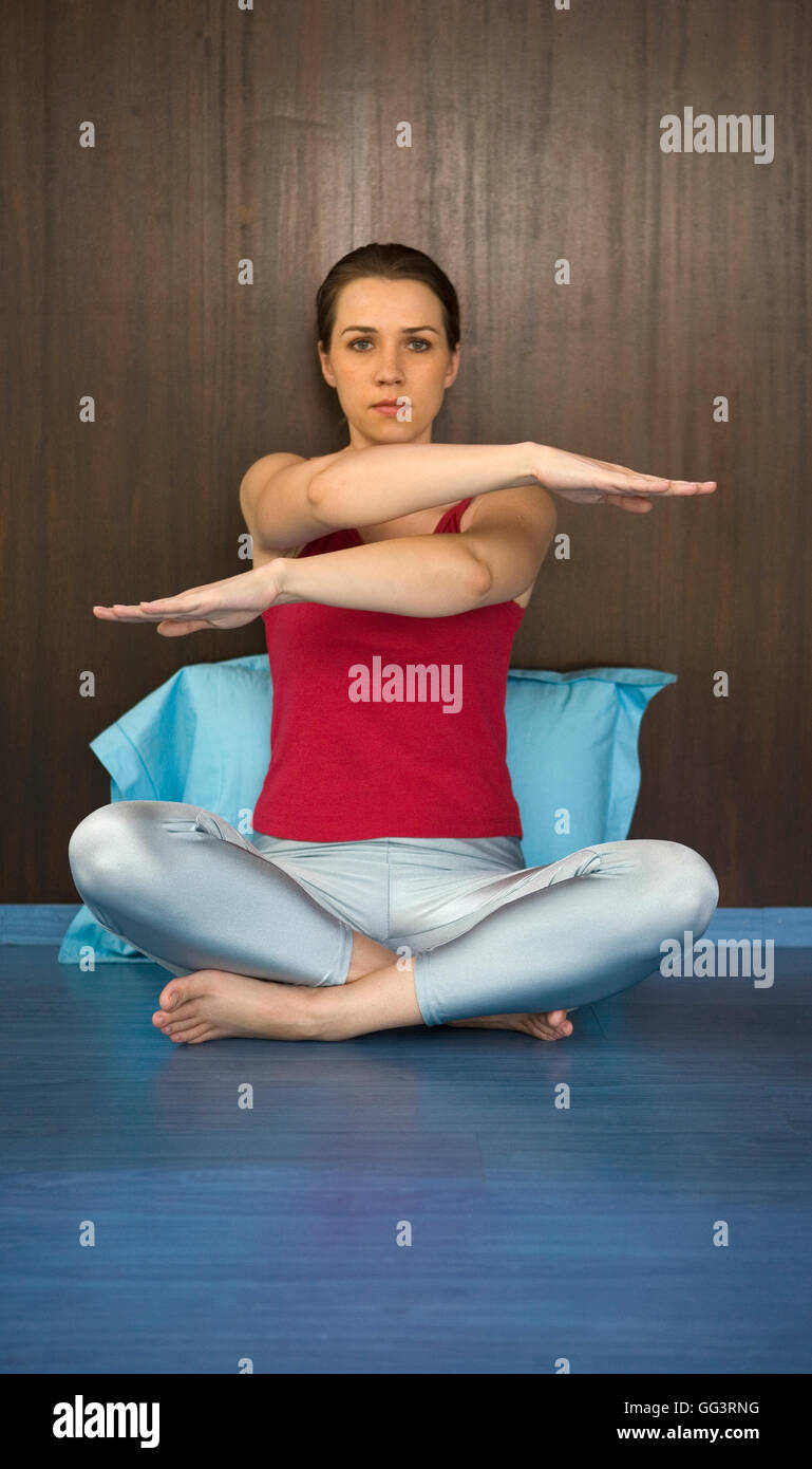 Chest posture hi-res stock photography and images - Alamy
