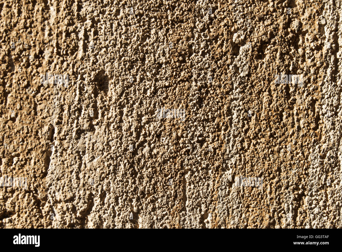 approach to a wall rough surface illuminated by the sun and very ...