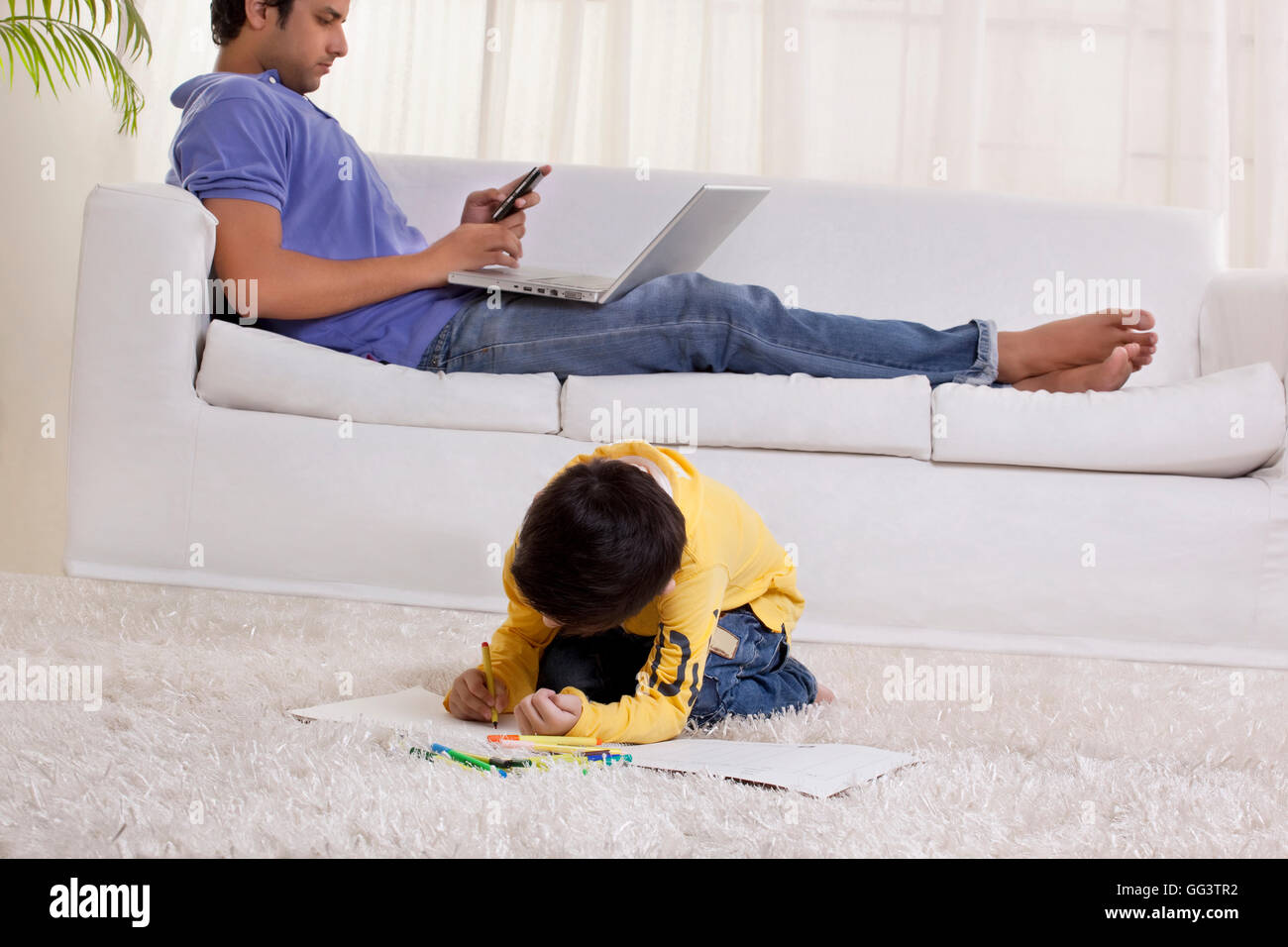 Cell phone drawing hi-res stock photography and images - Alamy