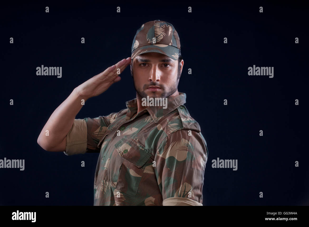 Indian army soldier saluting hi-res stock photography and images - Alamy