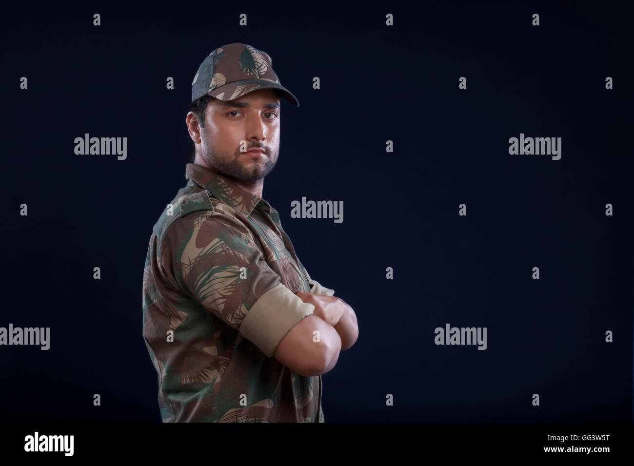 Soldier at arms hi-res stock photography and images - Alamy