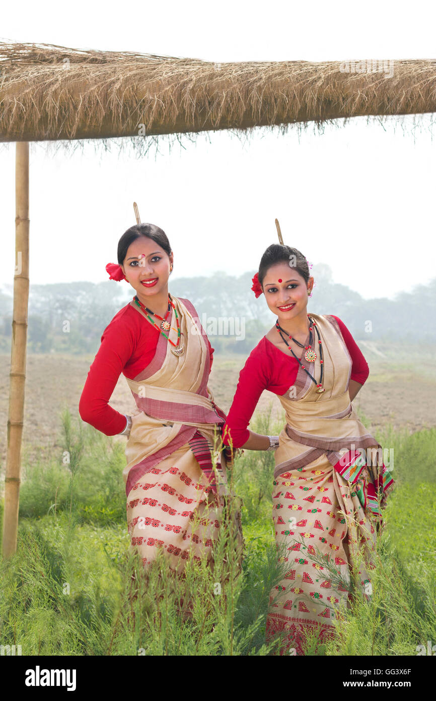 Traditional bihu dance hi-res stock photography and images - Alamy