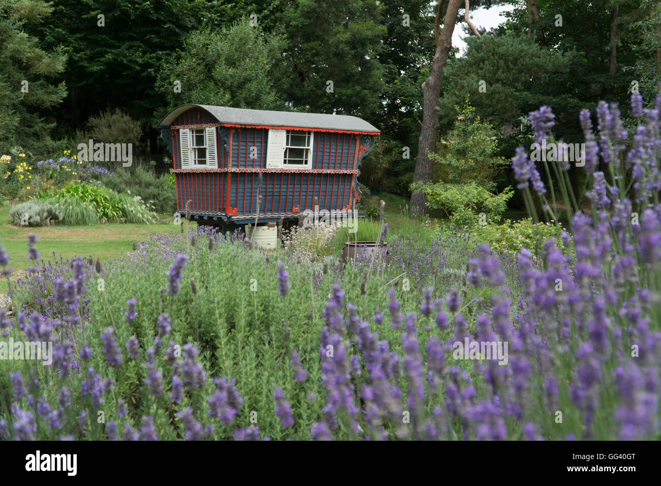Old gypsy caravan hi-res stock photography and images - Alamy