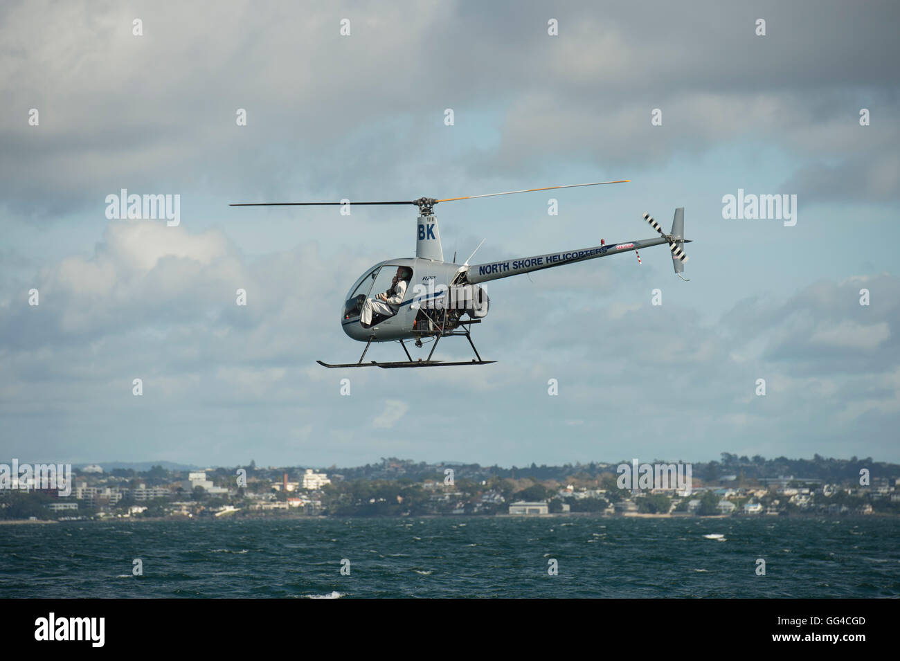 Robinson r22 helicopter hi-res stock photography and images - Alamy