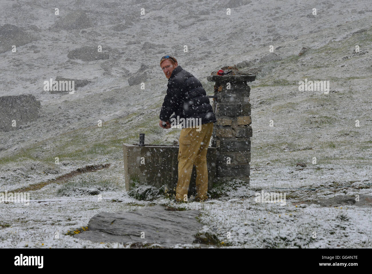 Caught in a snowstorm hi-res stock photography and images - Alamy