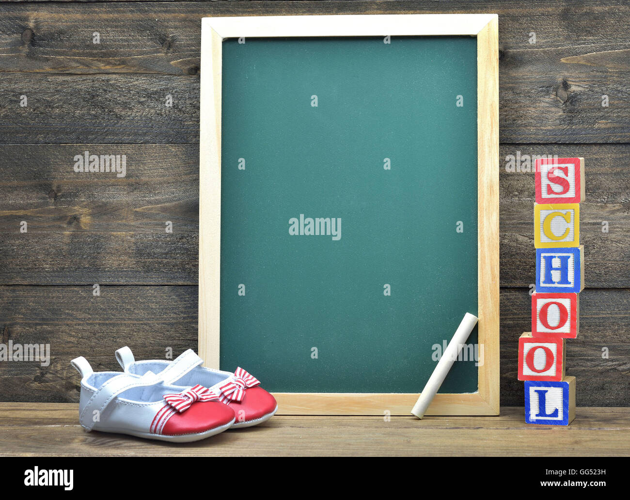 School board and word School on wooden table Stock Photo - Alamy