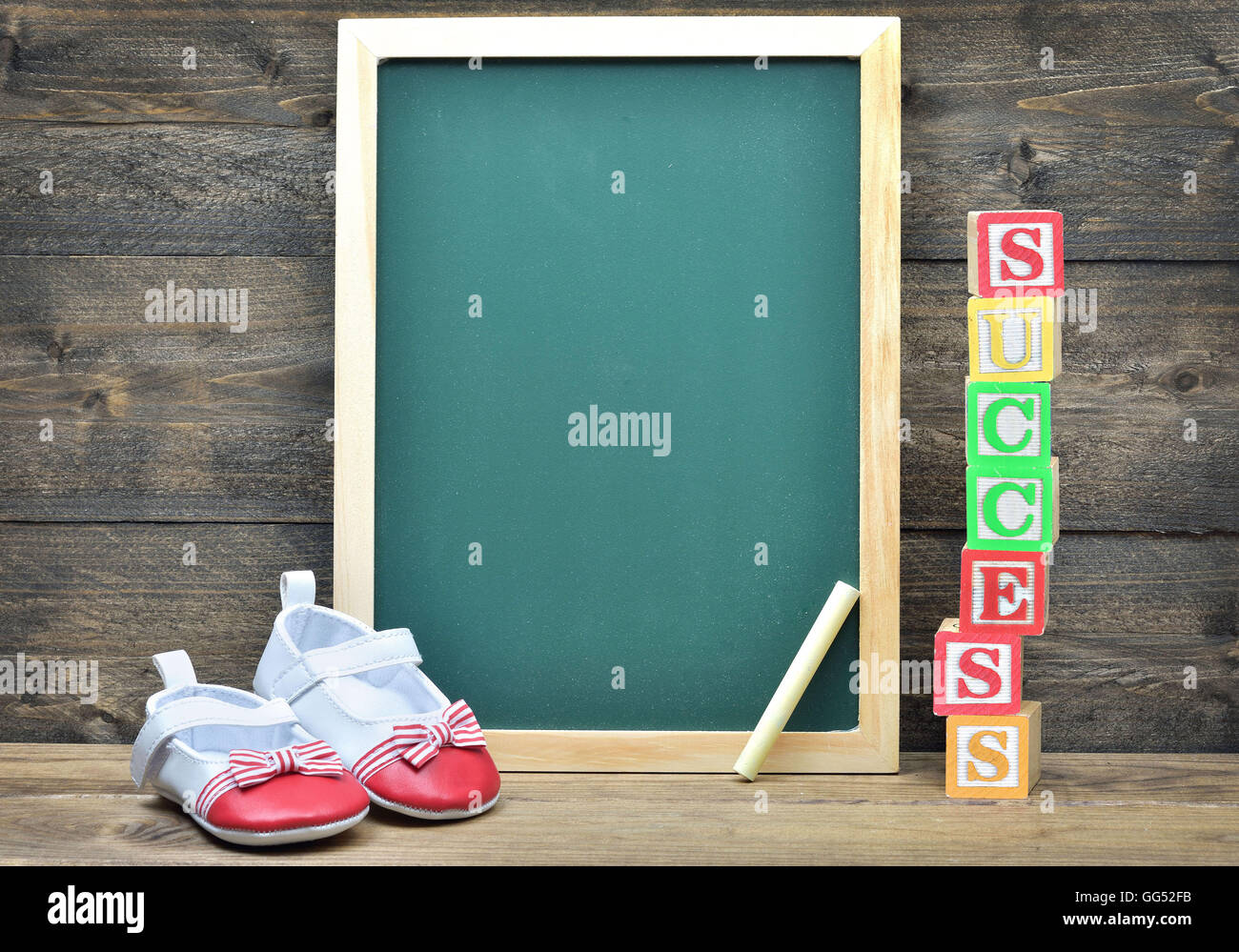 School board and word Success on wooden table Stock Photo - Alamy