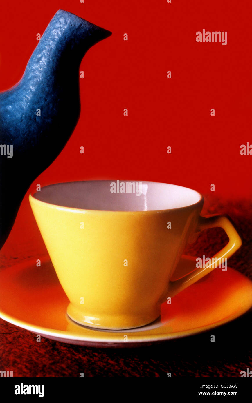 Saucer hi-res stock photography and images - Alamy