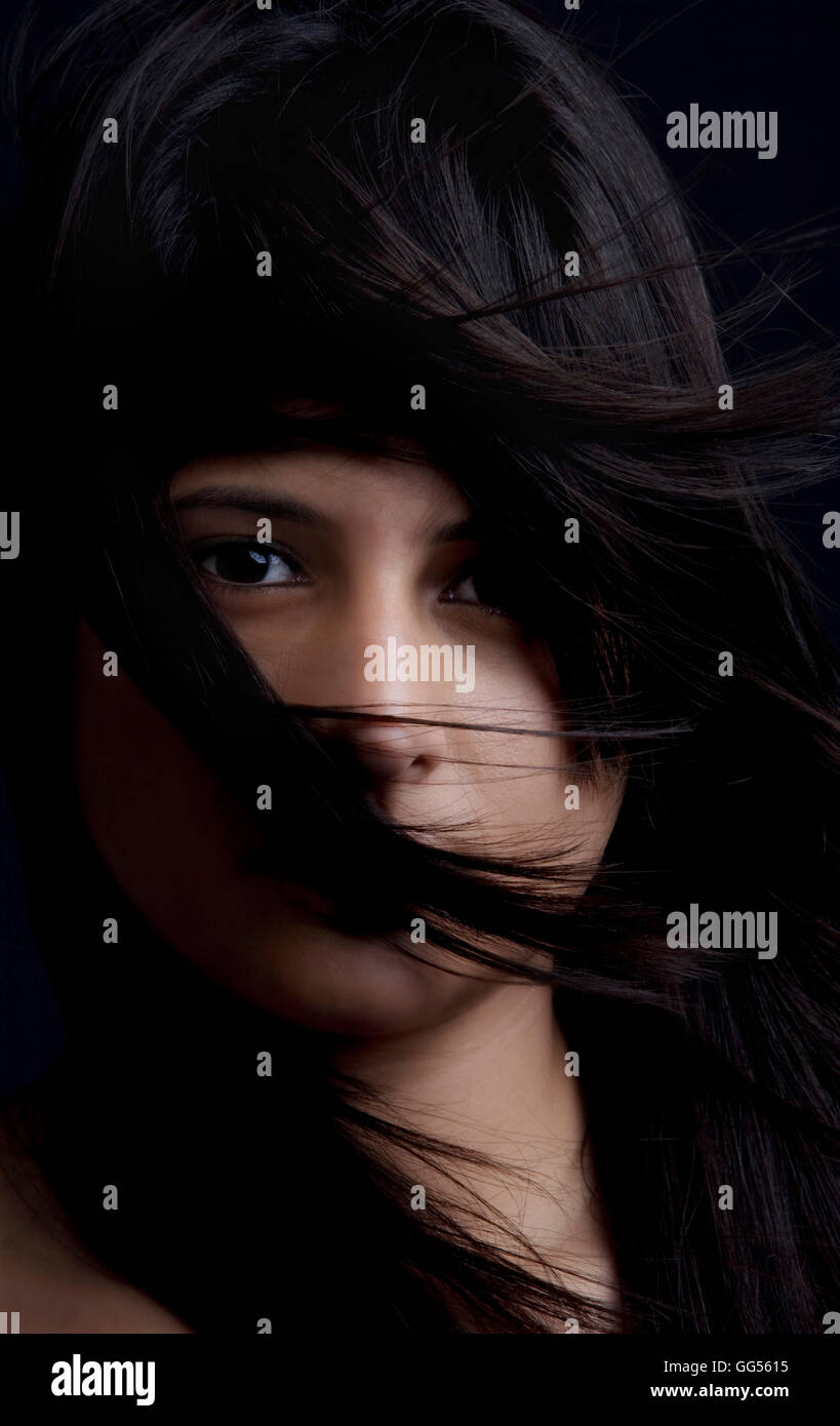 Womans head covering hi-res stock photography and images - Alamy