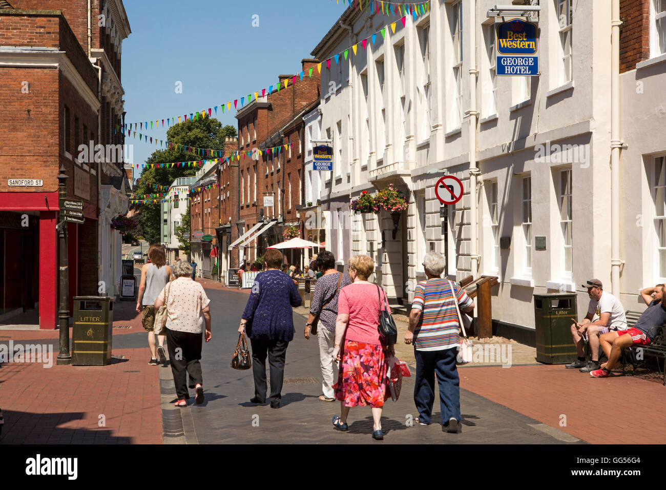 Pedestrianised road street pavement people hi-res stock photography and ...