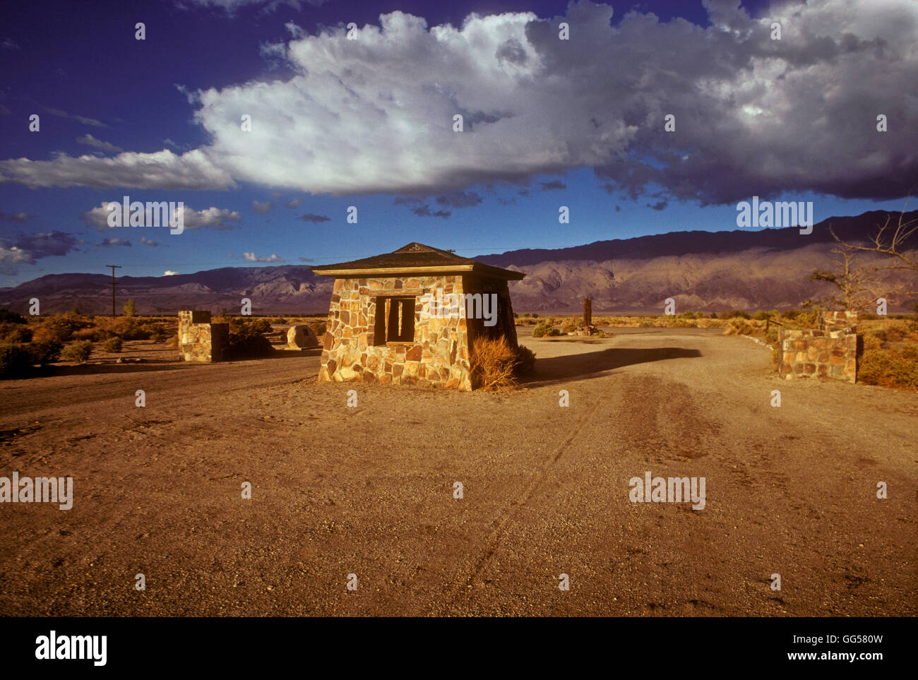 Japanese american incarceration camp hi-res stock photography and ...