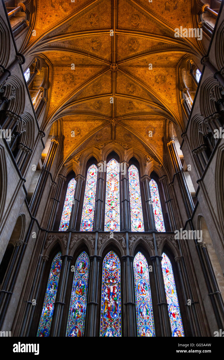 Worcester cathedral window hi-res stock photography and images - Alamy