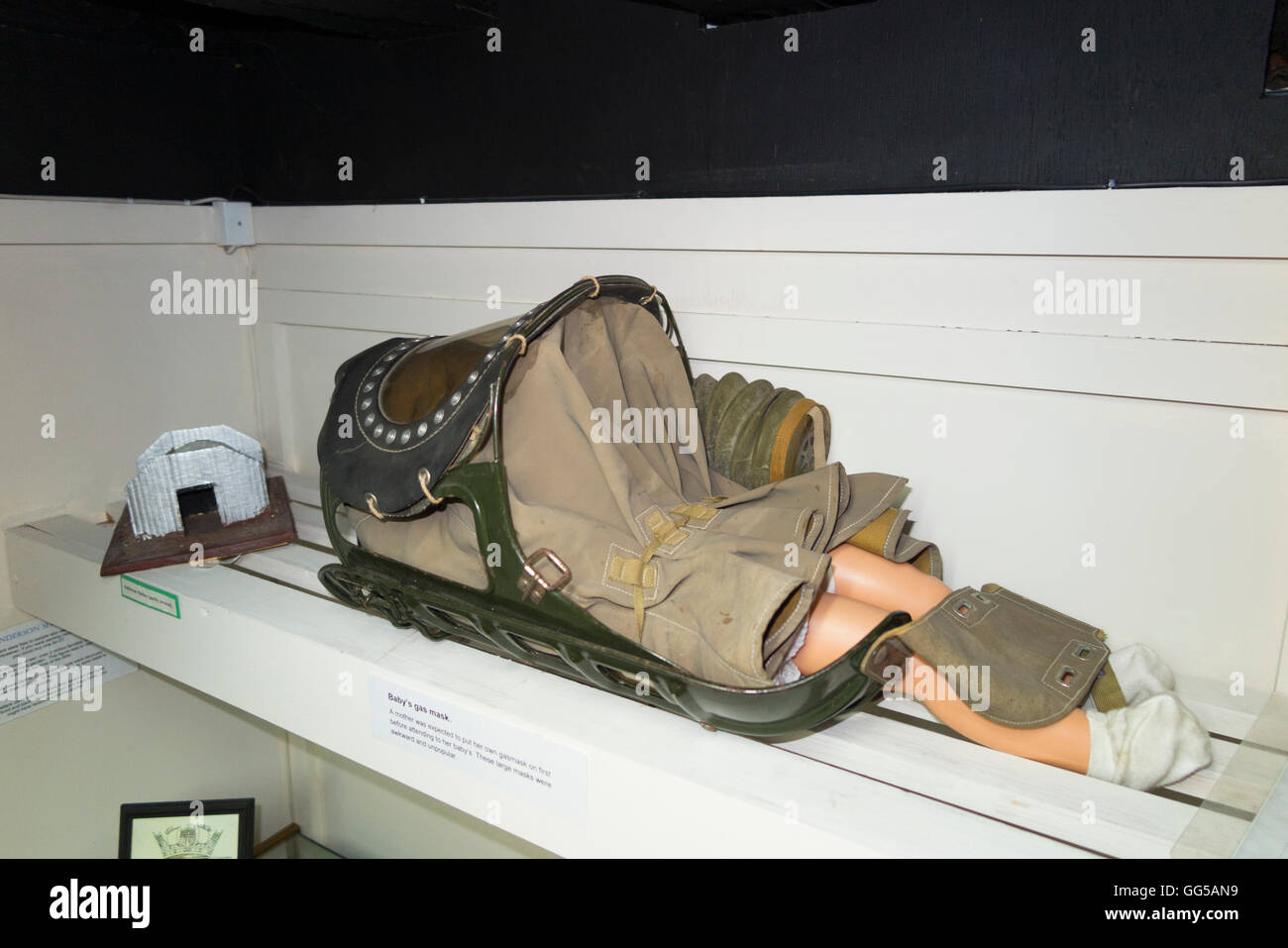 Ww2 Gas Mask Stock Photos & Ww2 Gas Mask Stock Images - Alamy