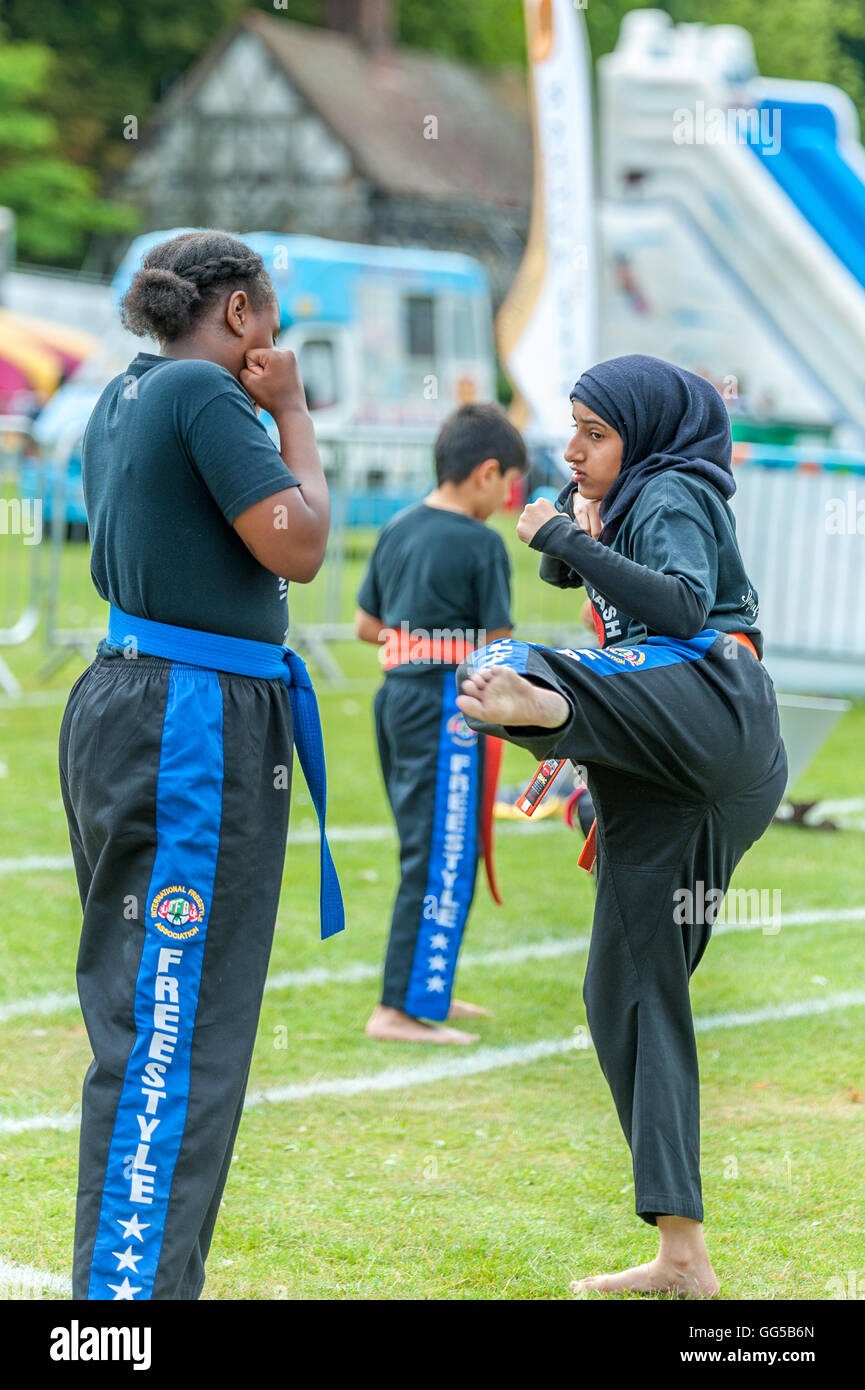 A young Muslim girl Kickboxing training Stock Photo - Alamy