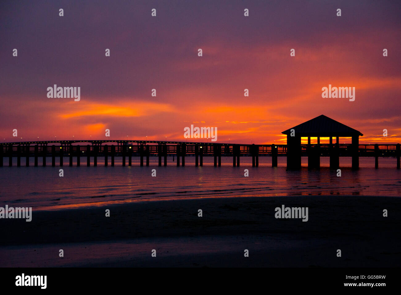 Usa mississippi ms ocean springs hi-res stock photography and images ...