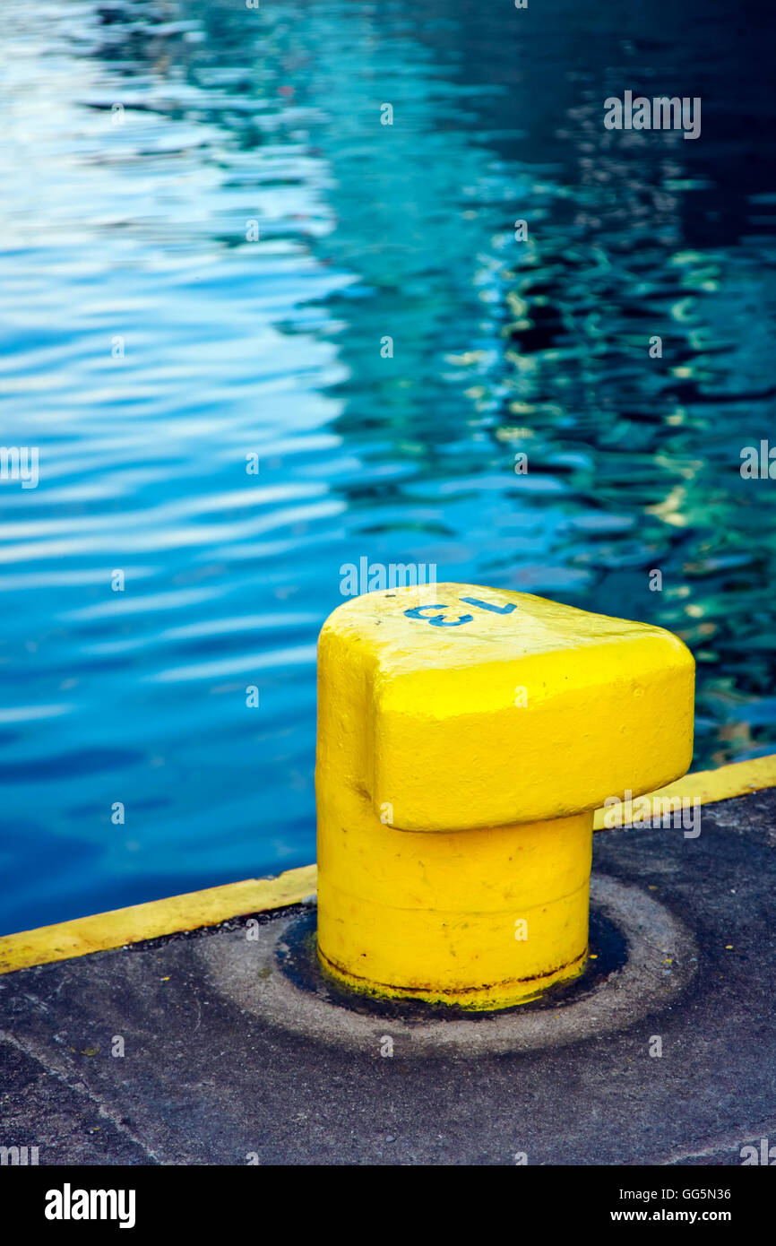 Mooring bollard hi-res stock photography and images - Alamy
