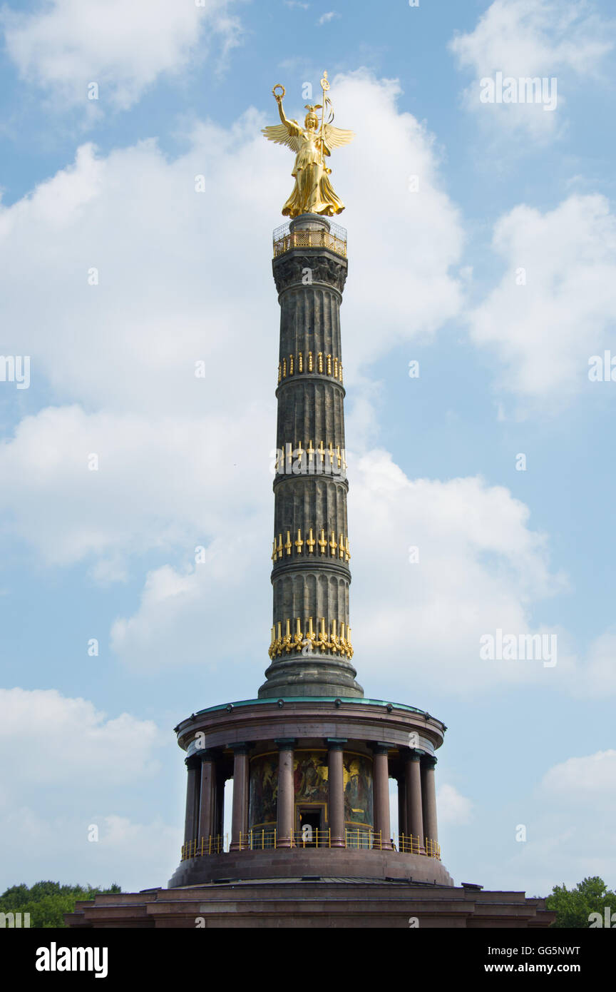 The Siegessaule is the Victory Column located on the Tiergarten at ...