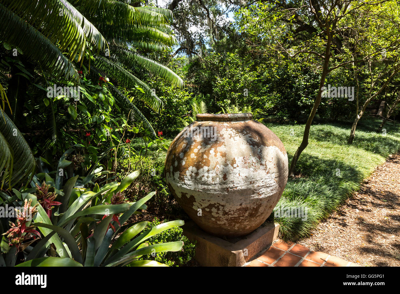 Huge garden pot Stock Photo - Alamy