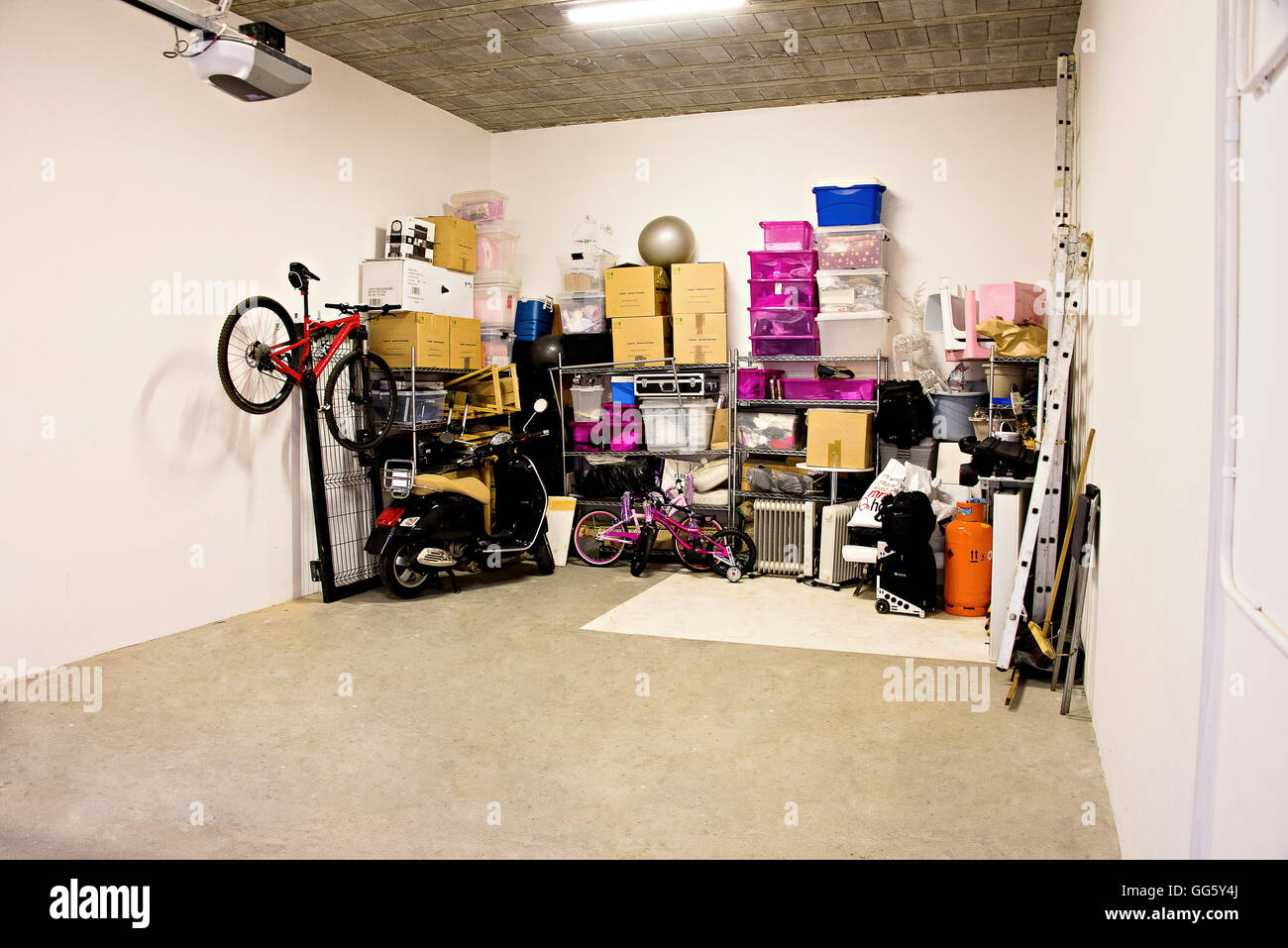 Room storage hi-res stock photography and images - Alamy
