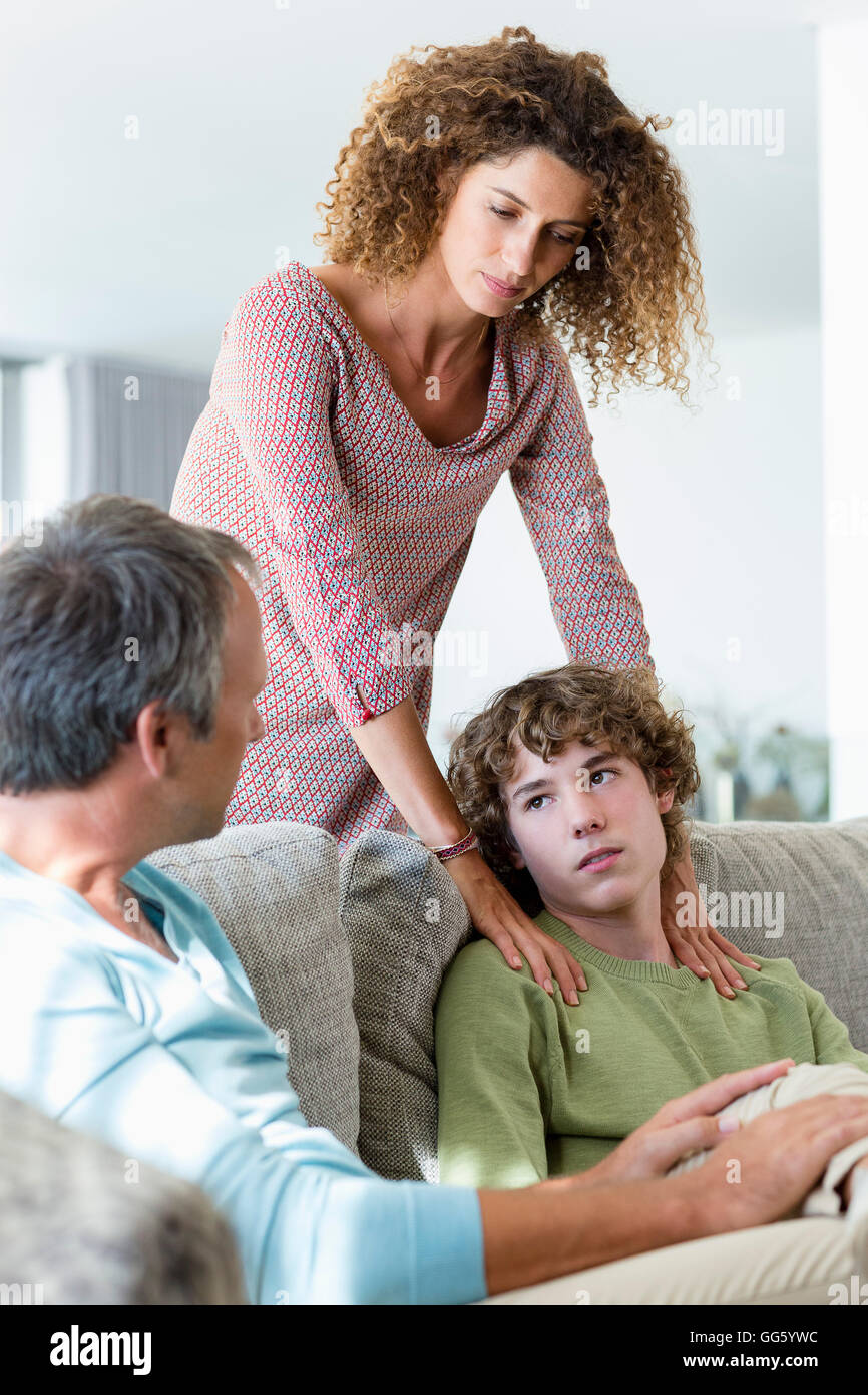 Father mother son discussion hi-res stock photography and images - Alamy