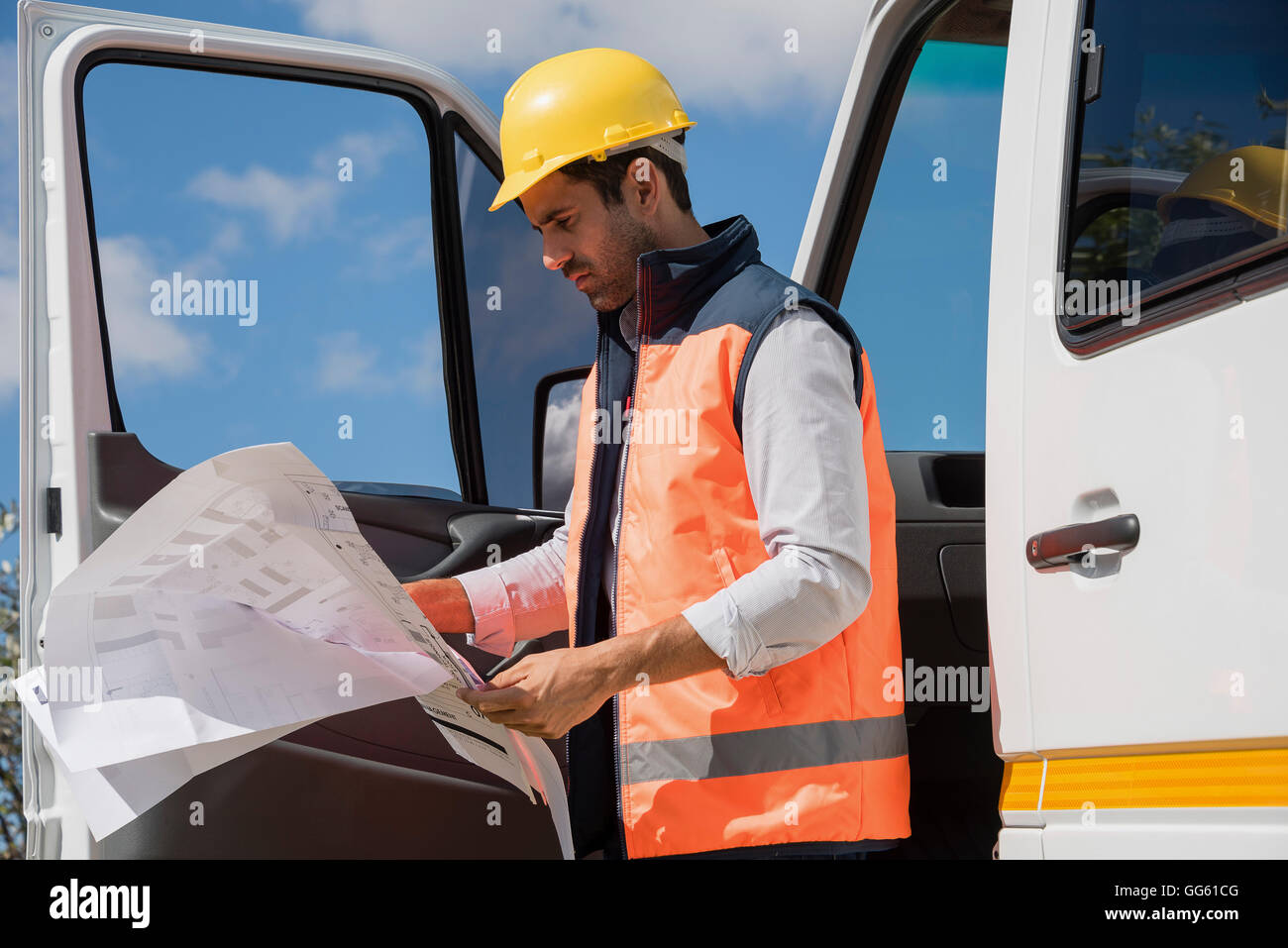 Construction reading plan hi-res stock photography and images - Alamy