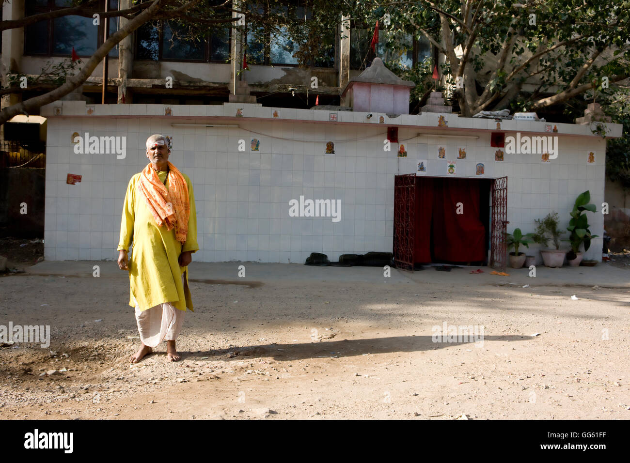 Hindu Priest High Resolution Stock Photography and Images - Alamy
