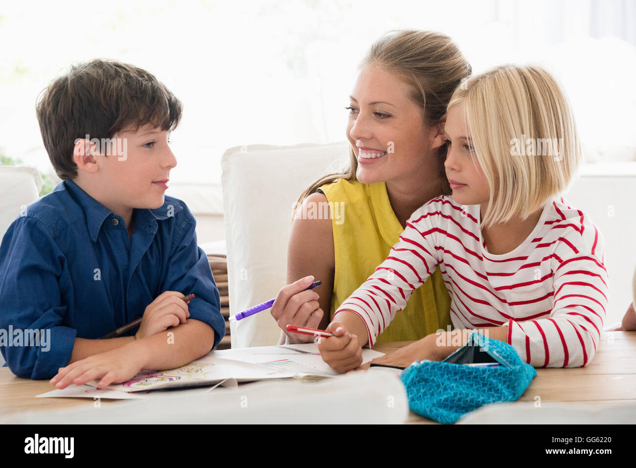 Children doing homework hi-res stock photography and images - Alamy