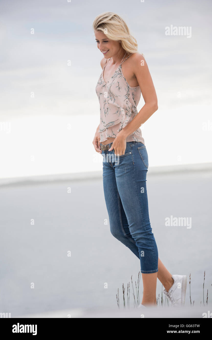 Pretty Lakeshore High Resolution Stock Photography and Images - Alamy