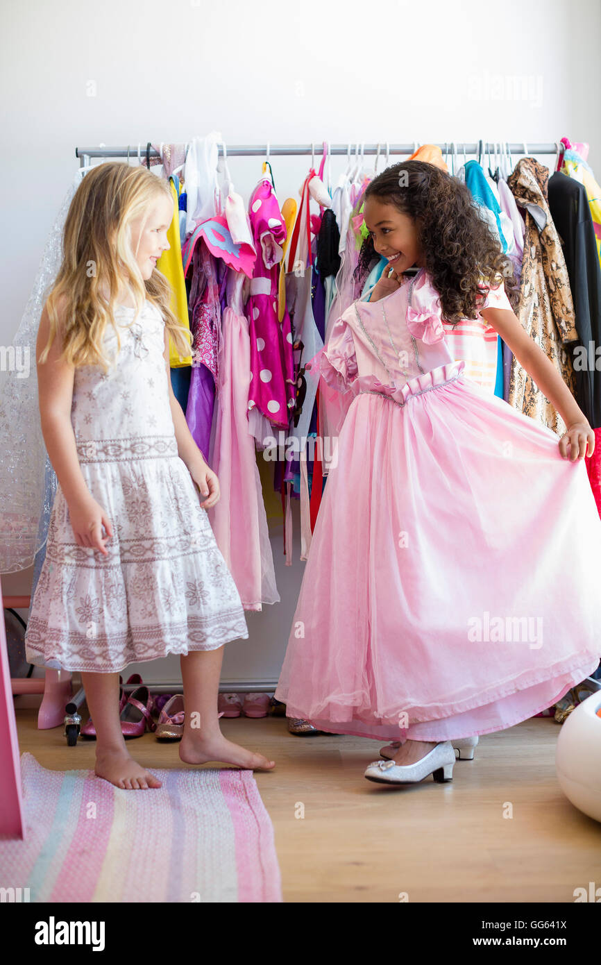 Girls looking at clothes hi-res stock photography and images - Alamy
