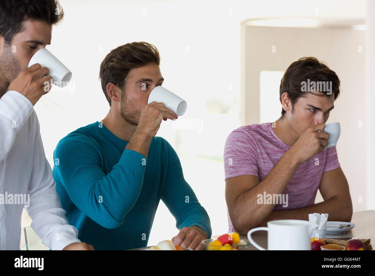 Drinking friends house hi-res stock photography and images - Alamy