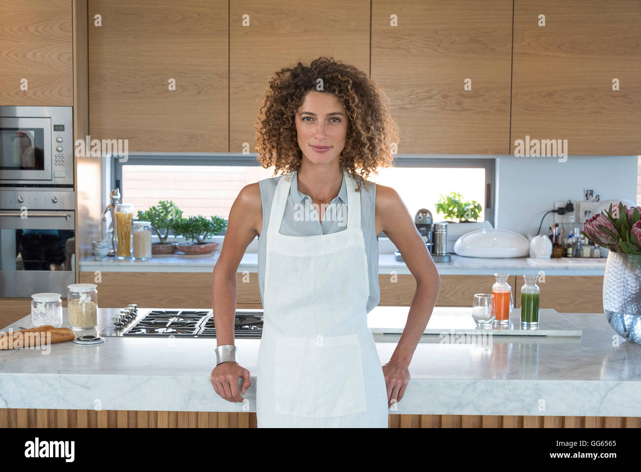 Woman brown bread portrait High Resolution Stock Photography and Images ...