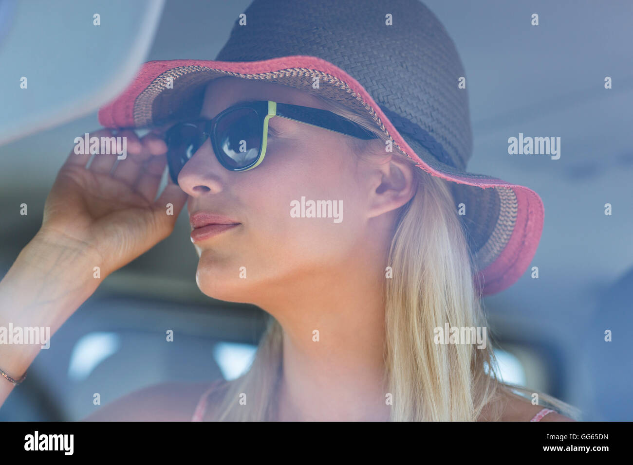 Pretty woman driving car hi-res stock photography and images - Alamy