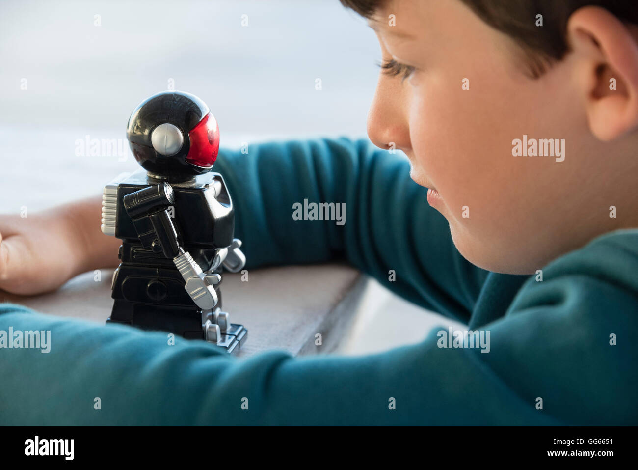 Boy close up side view hi-res stock photography and images - Alamy