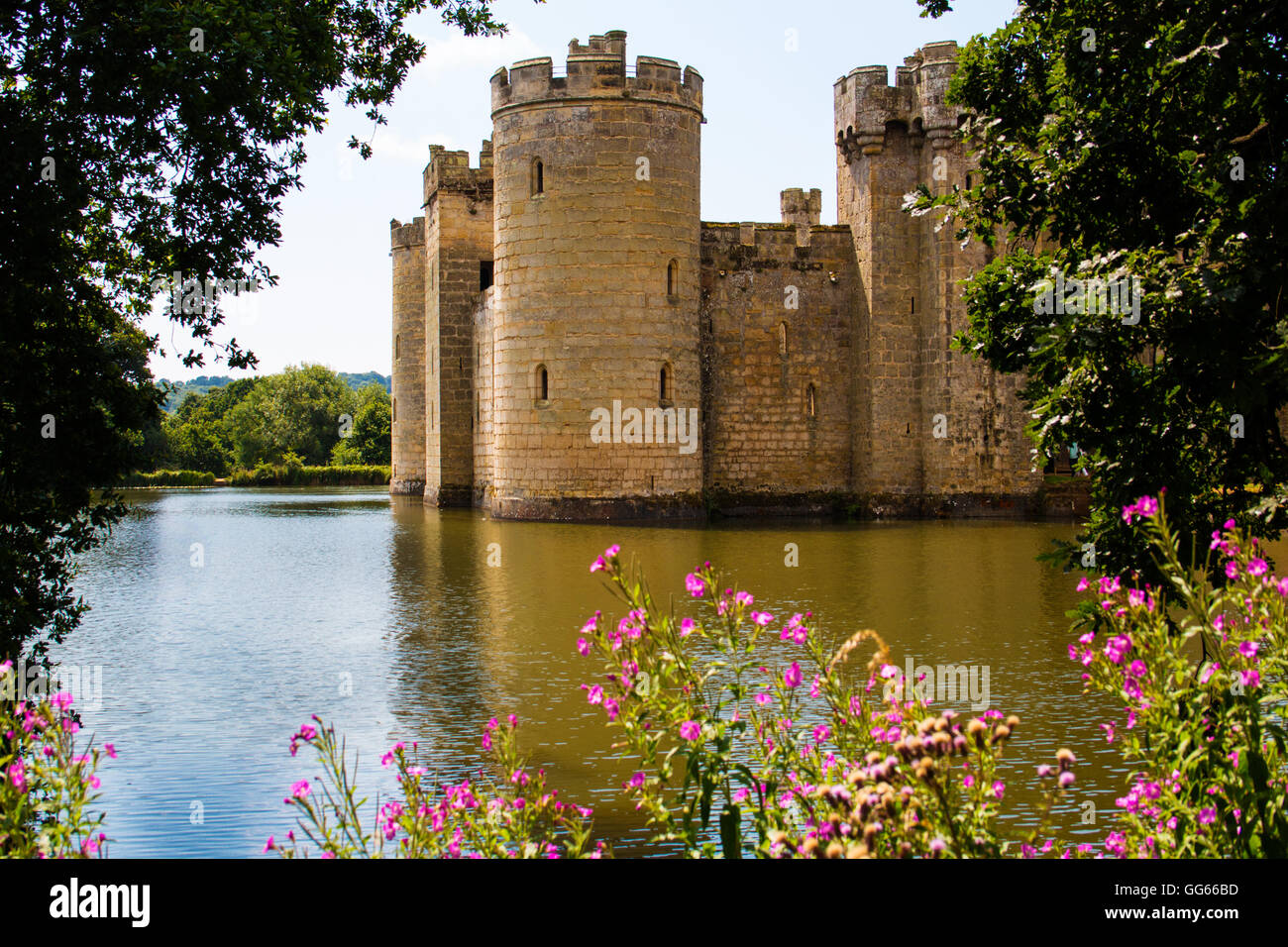 National Trust 14th century medieval castle in Bodiam., East Sussex ...