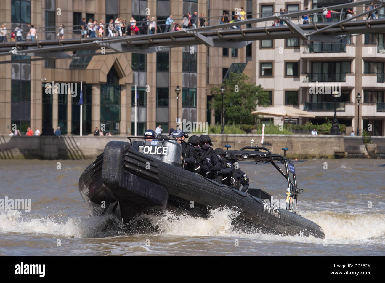 Armed Metropolitan Police counter terrorism officers take part in an ...